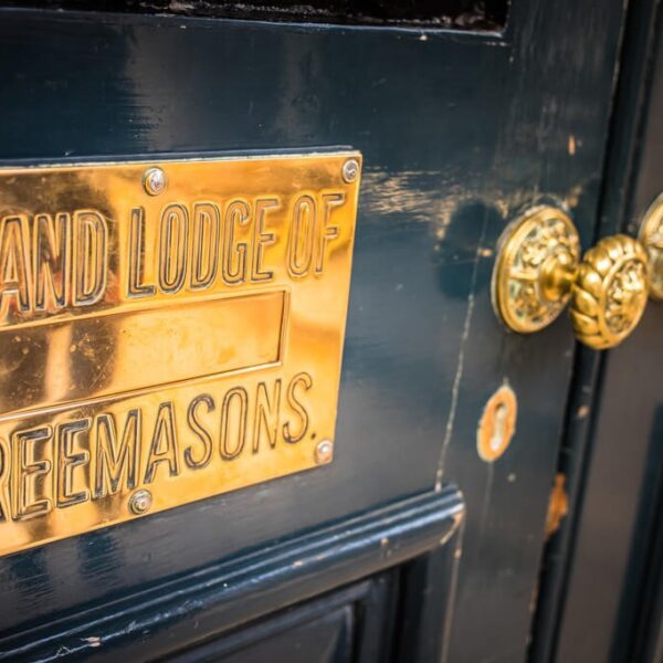 Masonic Signs And Grips - Esoteric Masons