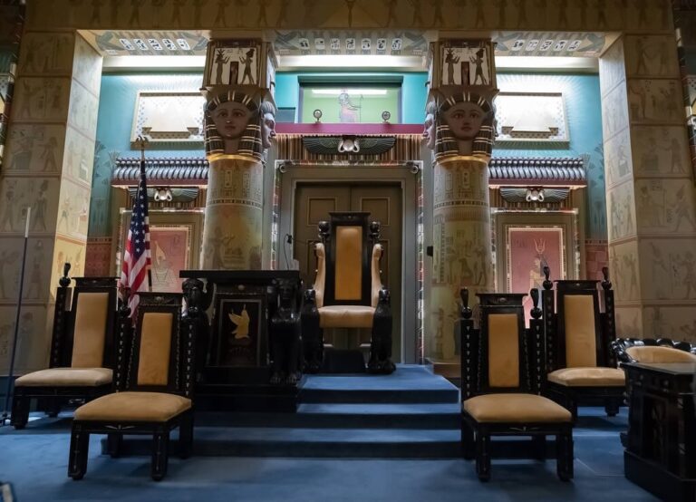 How Do Freemasons Shake Hands - Esoteric Masons